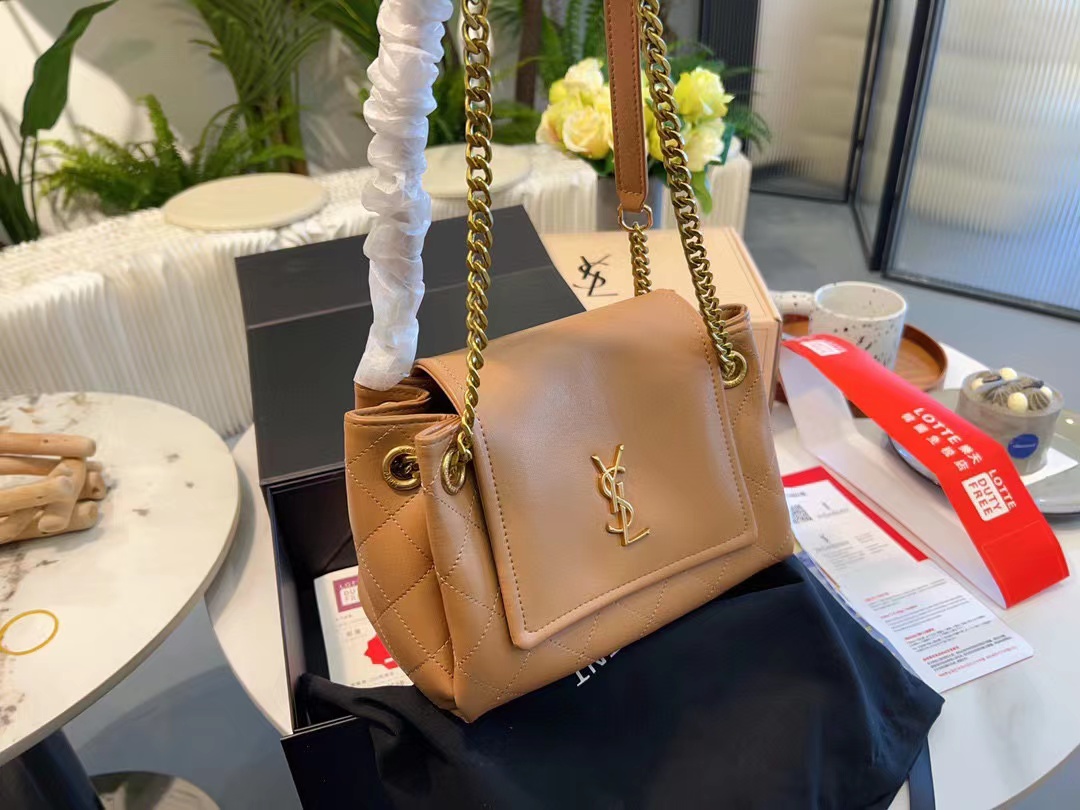 Y 015 - pimpbags.com