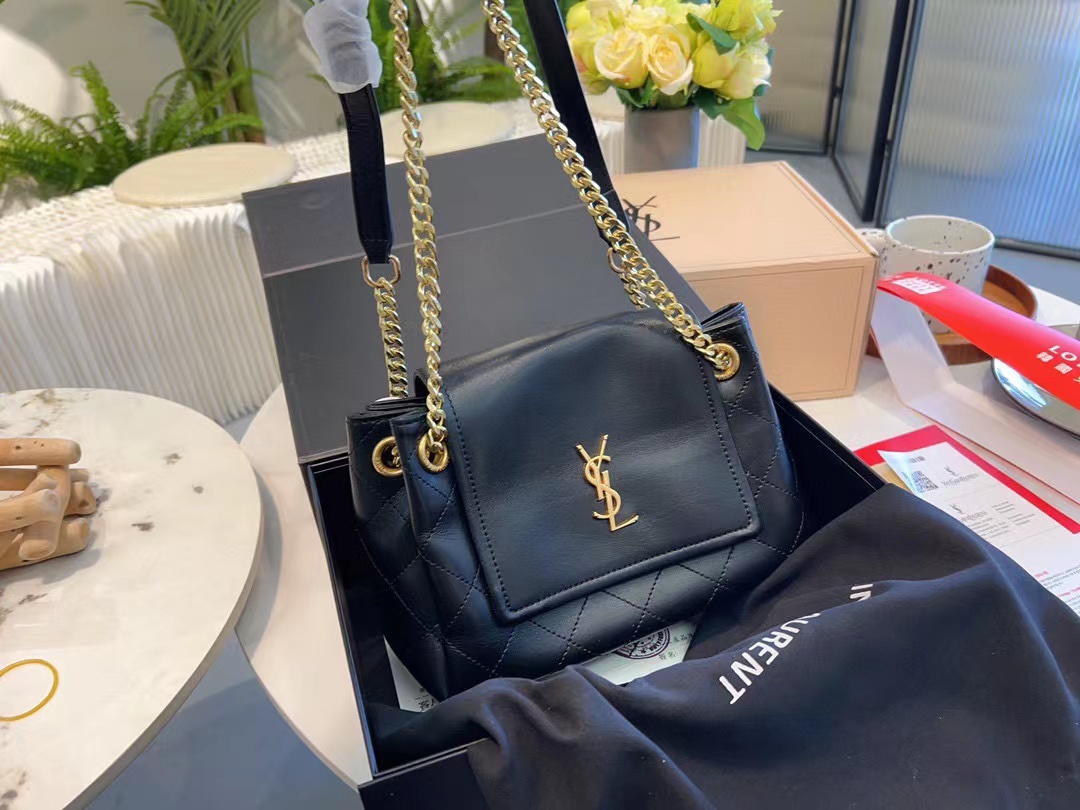 Y 015 - pimpbags.com