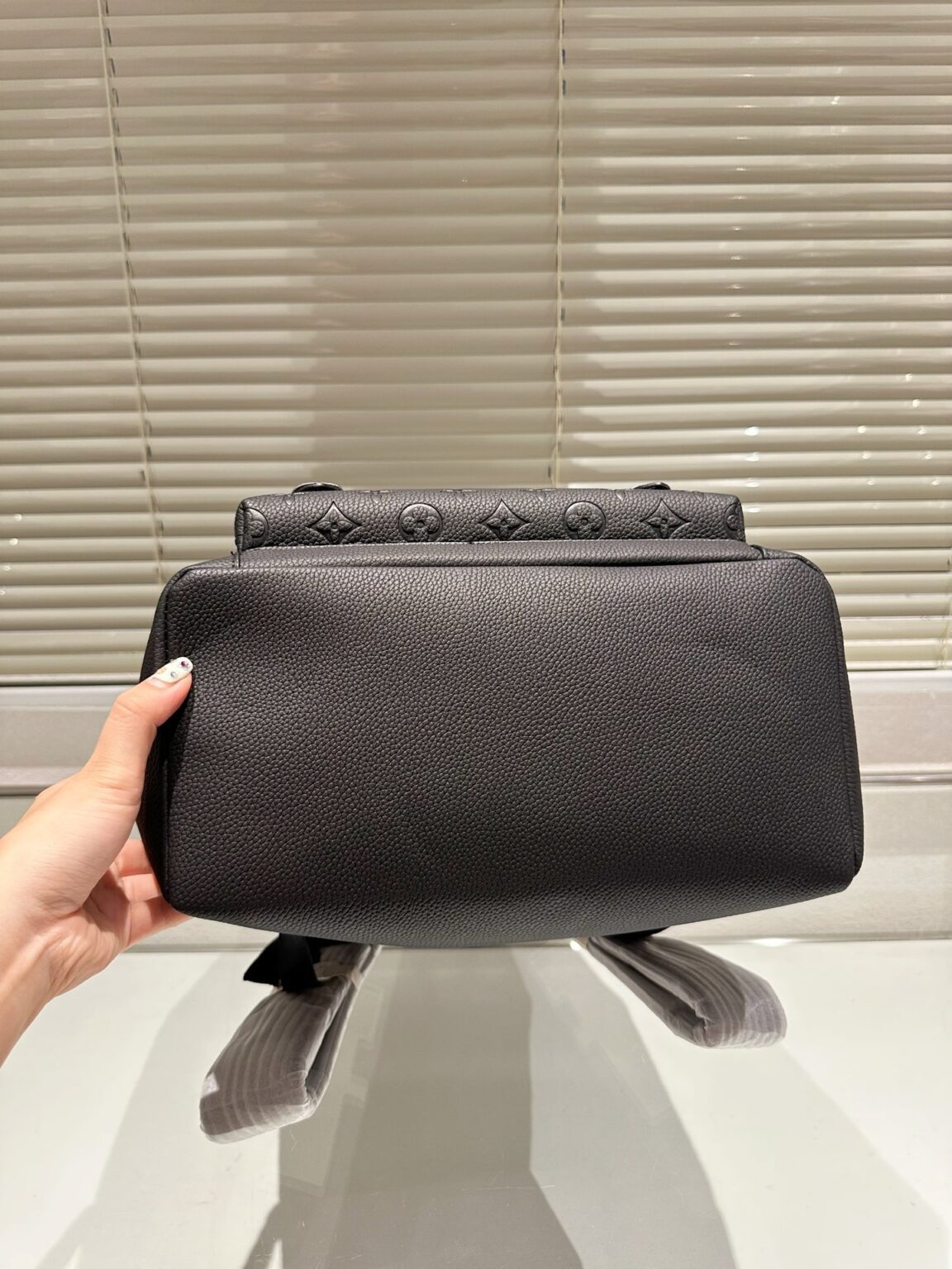 2025 LV Backpack New - pimpbags.com